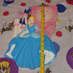 Disney | Wall Decor | 994 Cinderella Castle Disney Clock Vintage 9s ...